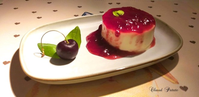 Pannacotta aux fruits rouges et basilic – Chaud Patate